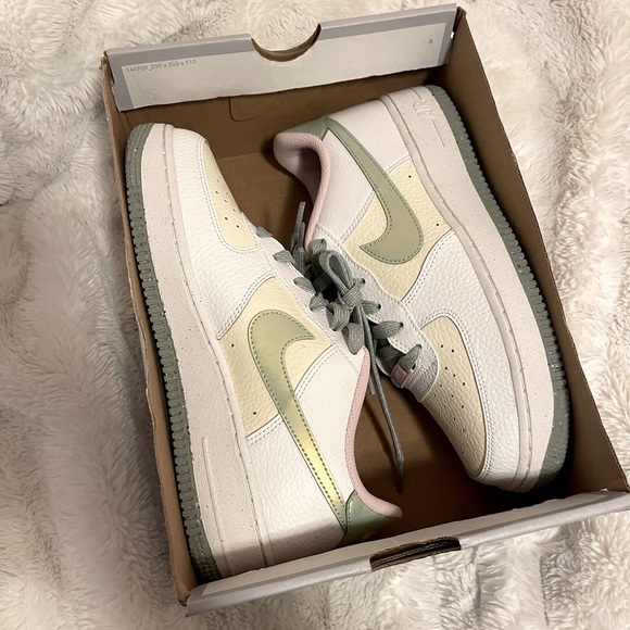 Nike | Shoes | Nike Air Force Lv8 Gs | Poshmark